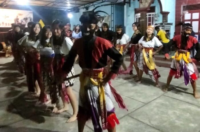 Sahitya: Belajar Menghidupi Kearifan Lokal dalam Live In SMAK 2 BPK ...
